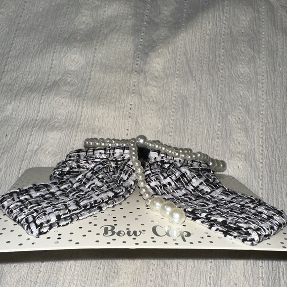 DANBAR GLOBAL | Accessories | Danbar Global Black White Velvet Tweed ...
